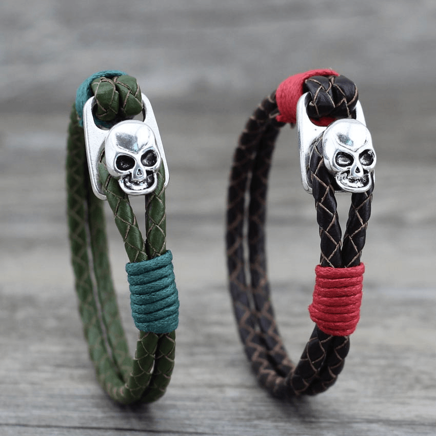 Skull Leather Bracelet – Gothic Mist